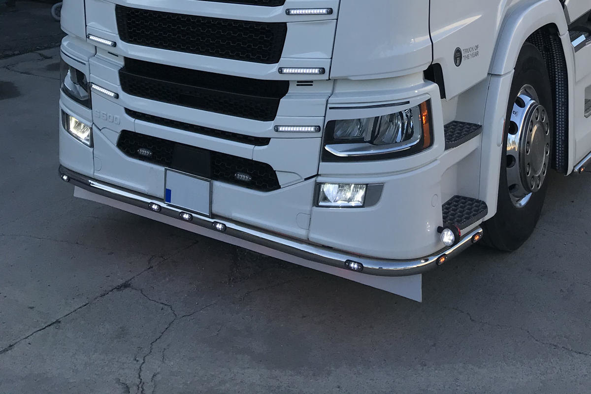 Unterfahrschutzrohre und Frontbars für den Scania* Lkw